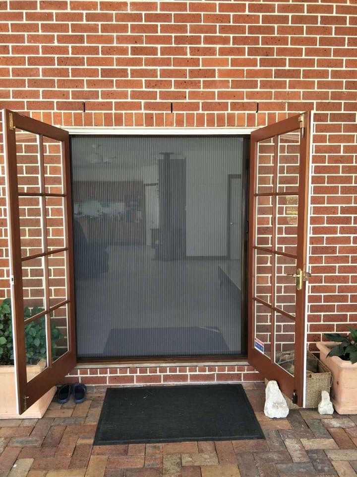 Several benefits of retractable fly screens: - RELIABLE SCREEN SUPPLY